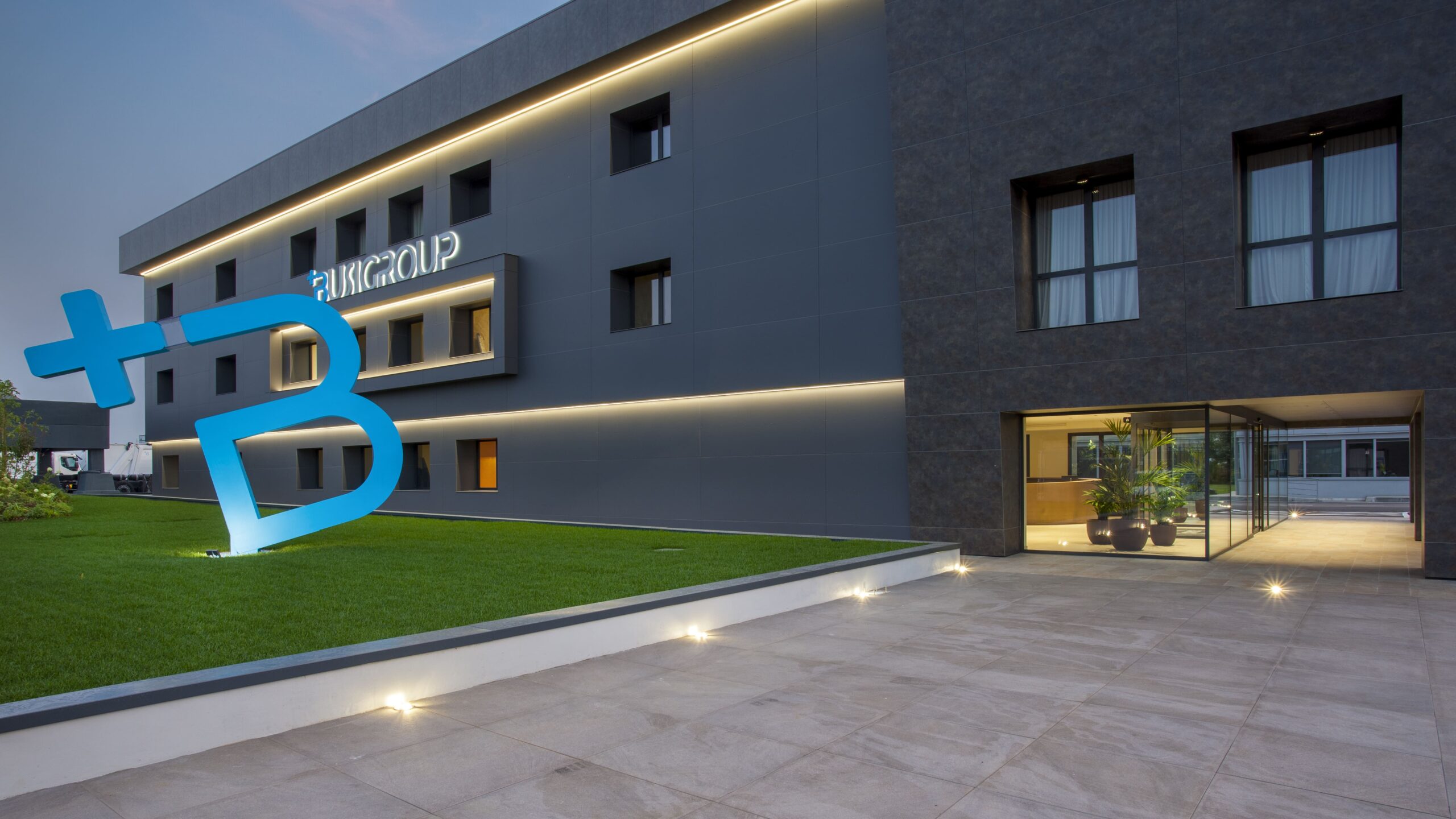 Rivista YouBuild - Restyling stabilimento OMB Technology SPA - BF ...